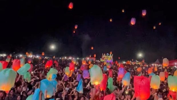 Cantiknya 7.000 Lampion Terbang Menghiasi Langit Lamandau Semalam
