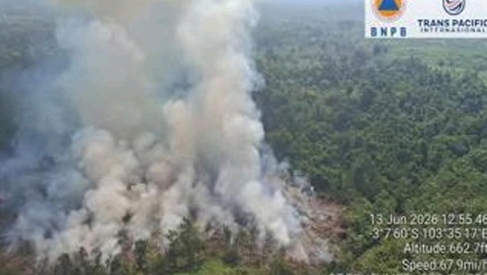 Karhutla di Muba dan PALI, Helikopter Lakukan 20 Kali Water Bombing