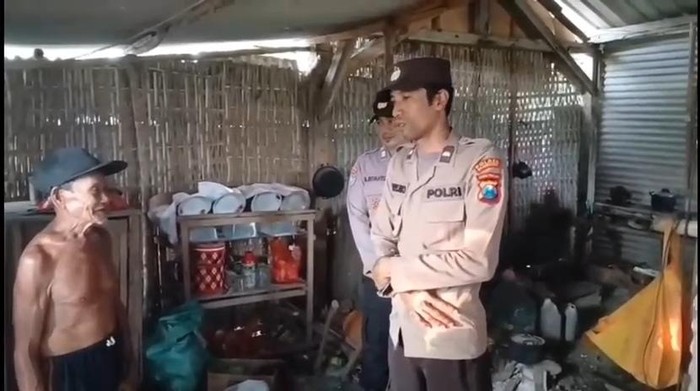 Mbah Suparman Tinggal Sebatang Kara di Tengah Makam Akhirnya Dapat Bantuan