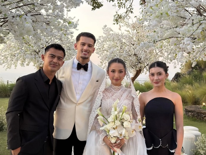 Pratama Arhan Bawa Inka Andestha Kondangan ke Justin Hubner-Jennifer Coppen