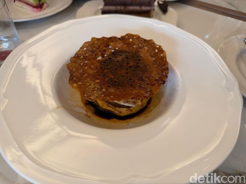 Le Comptoir Quarter: Nikmatnya Kroket Udang hingga Steak Klasik di ...