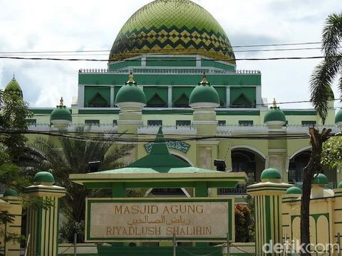 Semangkuk Azura, Seribu Doa: Tradisi Muharam Sarat Nilai di Pangkalan Bun