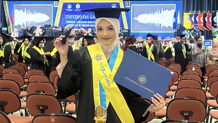 Rahasia Maureen Arsa Lulusan Tercepat UGM: Disiplin dan Road Map Akademik