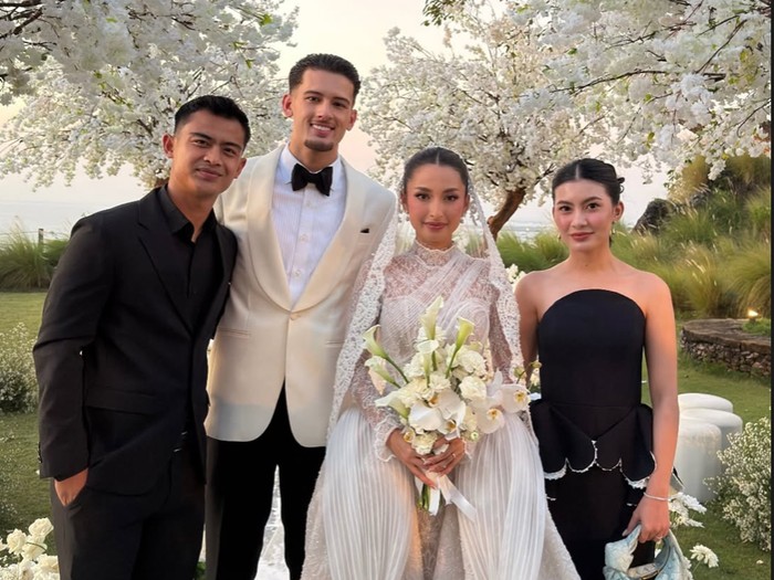 Momen Kebersamaan Pratama Arhan-Inka Pergi ke Nikahan Justin dan Jennifer