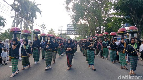 1.448 Dulang Meriahkan Festival 1 Muharram di Lombok Timur