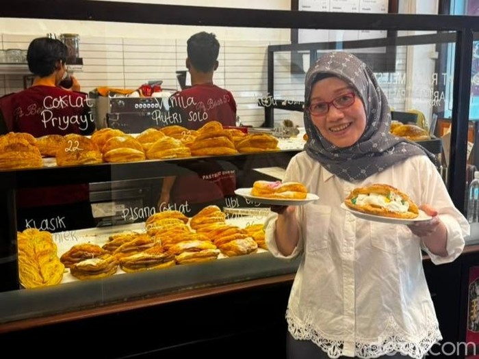 Dokter Anak Ini Sulap Kue Grem Jadi Pastri Lipat Viral di Solo