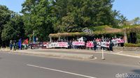 Spanduk 'Reformasi' hingga 'Kami Muak' Warnai Aksi Demo Mahasiswa ITB