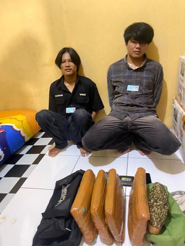 Bareskrim Gerebek Narkoba di Kontrakan Opung Hercules, 5 Paket Ganja Disita