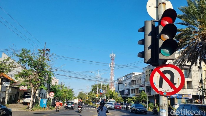 9 Traffic Light di Surabaya Padam, Lalu Lintas Sempat Semrawut