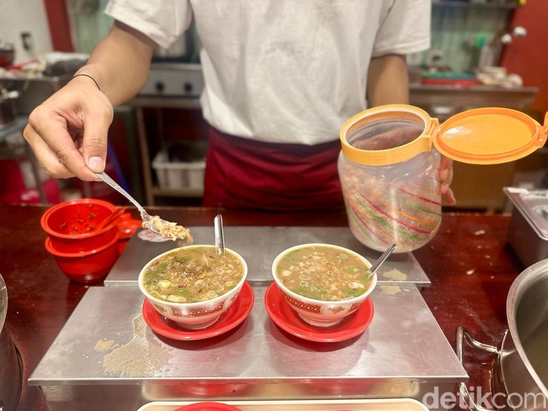 Lekooh: Kenikmatan Rawon dan Coto Makassar yang 'Lekoh' di Jaksel