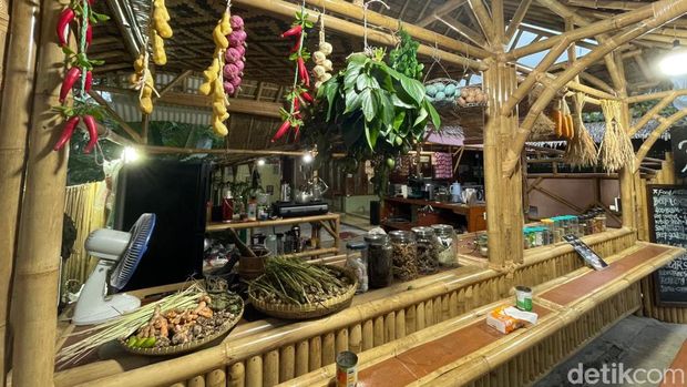 Unik! Kedai Jamu di Pangandaran Sajikan Menu Jancruk & Samurai