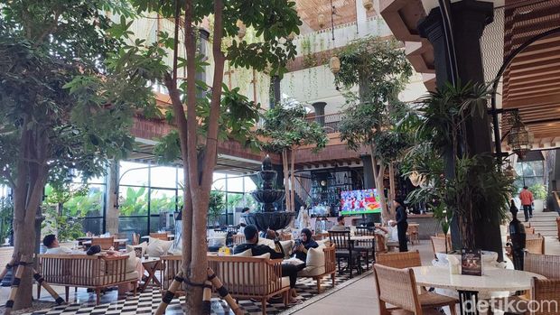 Mencicipi Hidangan Khas Timur Tengah di Restoran Halal Bali
