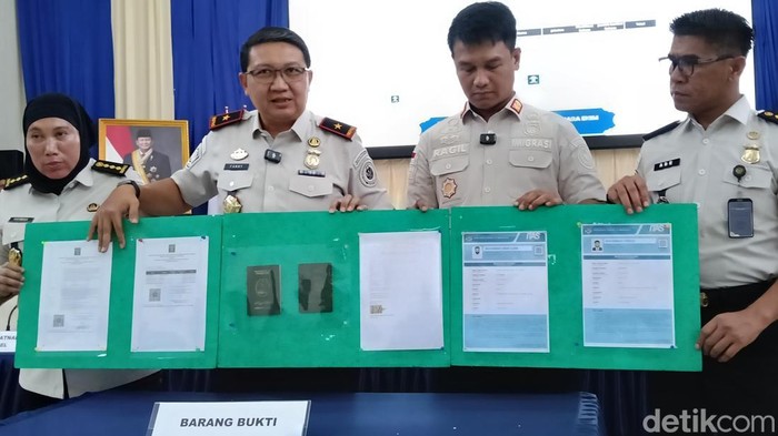 2 WNA Pakistan di OKU yang Diamankan Ngaku Investor