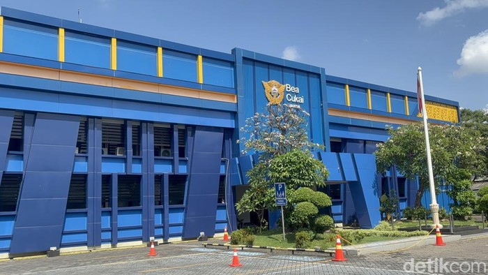 Mabes Polri Geledah Bea Cukai Juanda