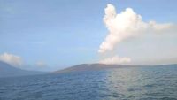 Aktivitas Anak Krakatau Meningkat, Gempa Kecil Terjadi Puluhan Kali