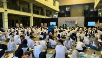 Universitas Trilogi Gelar Pemecahan Rekor MURI Bikin Sketsa Soeharto ...