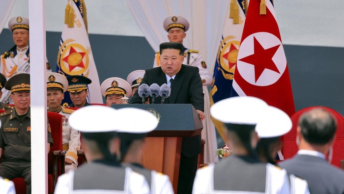Kim Jong Un Pasang Senjata Nuklir AL Korut, Mau Bangun Kapal Perang 10. ...