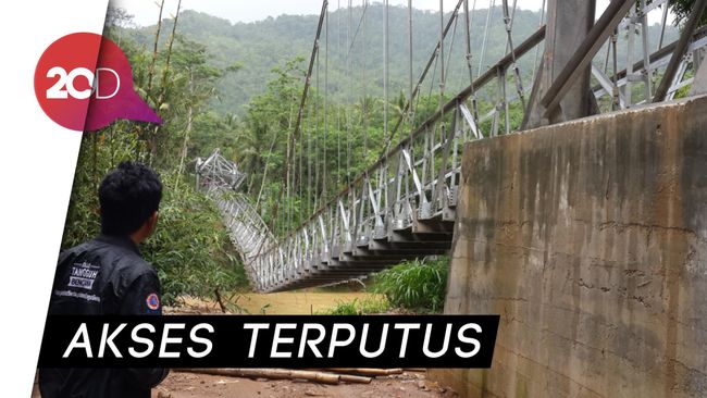 Jembatan Gantung di Pacitan Runtuh, Akses Desa Lumpuh Jembatan Gantung di Pacitan Runtuh, Akses Desa Lumpuh