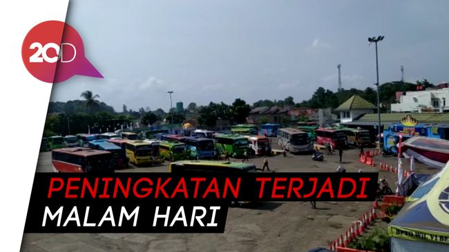 Terminal Rajabasa Siang Hari Ramai Lancar