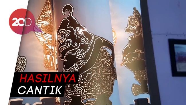 Melihat Pembuatan Kerajinan Lampion dari Pipa Paralon Bekas