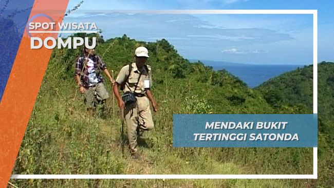 Danau Satonda Terlihat Setelah Mendaki Bukit Tertinggi di Pulau, Dompu ...