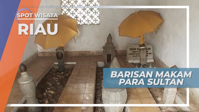 Makam Para Sultan di Masjid Ar Rahman Indragiri Kota Rengat Riau