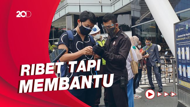 Pro Kontra Masyarakat soal Scan Barcode Sertifikat Vaksin untuk Masuk Mal