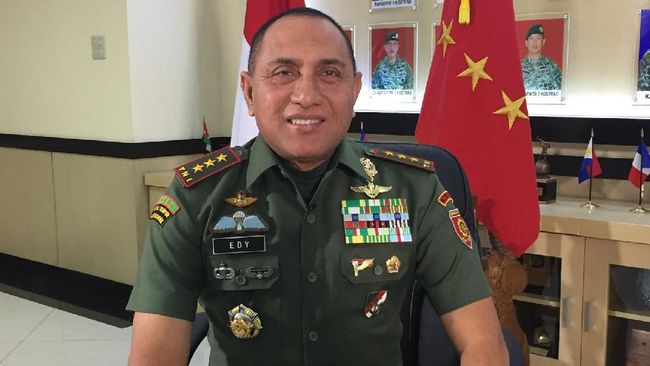 Di Balik Alasan Letjen Edy Bakal Mundur dari Pangkostrad Di Balik Alasan Letjen Edy Bakal Mundur dari Pangkostrad