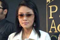 Maria Eva-Yahya Zaini Putus, Karena Teror Istri Yahya