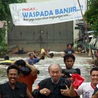 Banjir di Jakarta, Warnet di Semarang Masih Ngadat