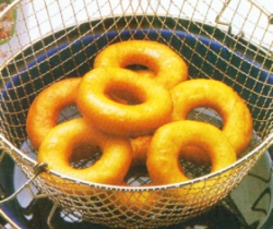 Menyajikan Camilan Goreng yang Sehat