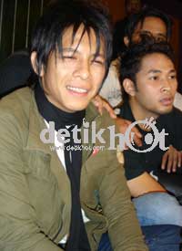 Album Peterpan Terhalang Ariel