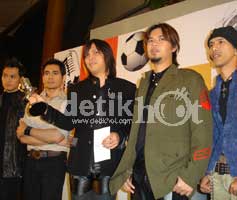 Dewa 19 Konser di Malaysia, Tyo Nugros Digusur