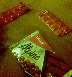 Happy Five Ternyata Dimasukkan Bungkus Coklat Alpine