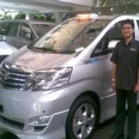 Taksi Mewah Alphard Masih Dalam Proses Perizinan