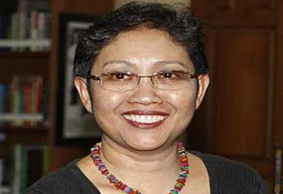 Kisah Endang Menjadi Menkes