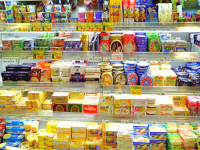 Produk Halal dan Haram Dalam Satu Rak?