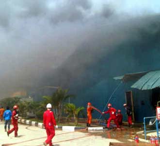 Demo Karyawan Galangan Kapal Rusuh