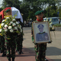 Mantan Menhankam Jenderal Poniman Tutup Usia
