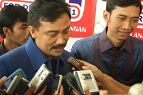 Prof. Dr. Maswadi Rauf : "Andi Lebih Bagus Dibanding Anas"