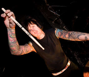 Penyebab Kematian Drummer A7X Terungkap