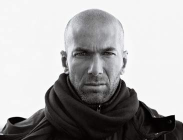 Zidane Kembali Jadi Model Fashion