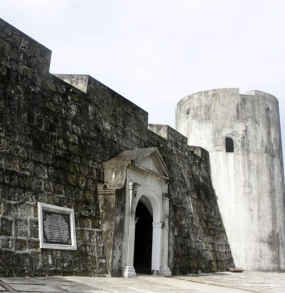 Megahnya Benteng Belgica di Banda Naira