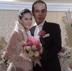 'Nyi Pelet', Istri Baru Pay 15 Tahun Lebih Muda