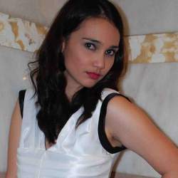 Cara Feby Febiola Agar Tetap Terlihat Awet Muda