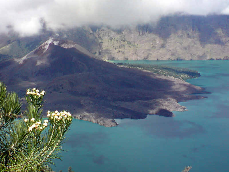 Pesona Gunung Rinjani
