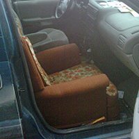 Waduh, Kursi Mobil Diganti Sofa!