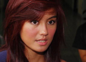 Diisukan Pacari Denny Sumargo, Agnes Digandeng Rezky Aditya