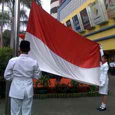 Pendaki Tuna Daksa Kibarkan Merah Putih di Puncak Elbrus