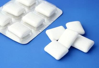 Mengatasi Mulut Kering dengan Mengunyah Permen Karet